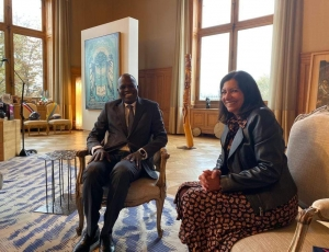 Khalifa Sall reçu par Anne Hidalgo pour...