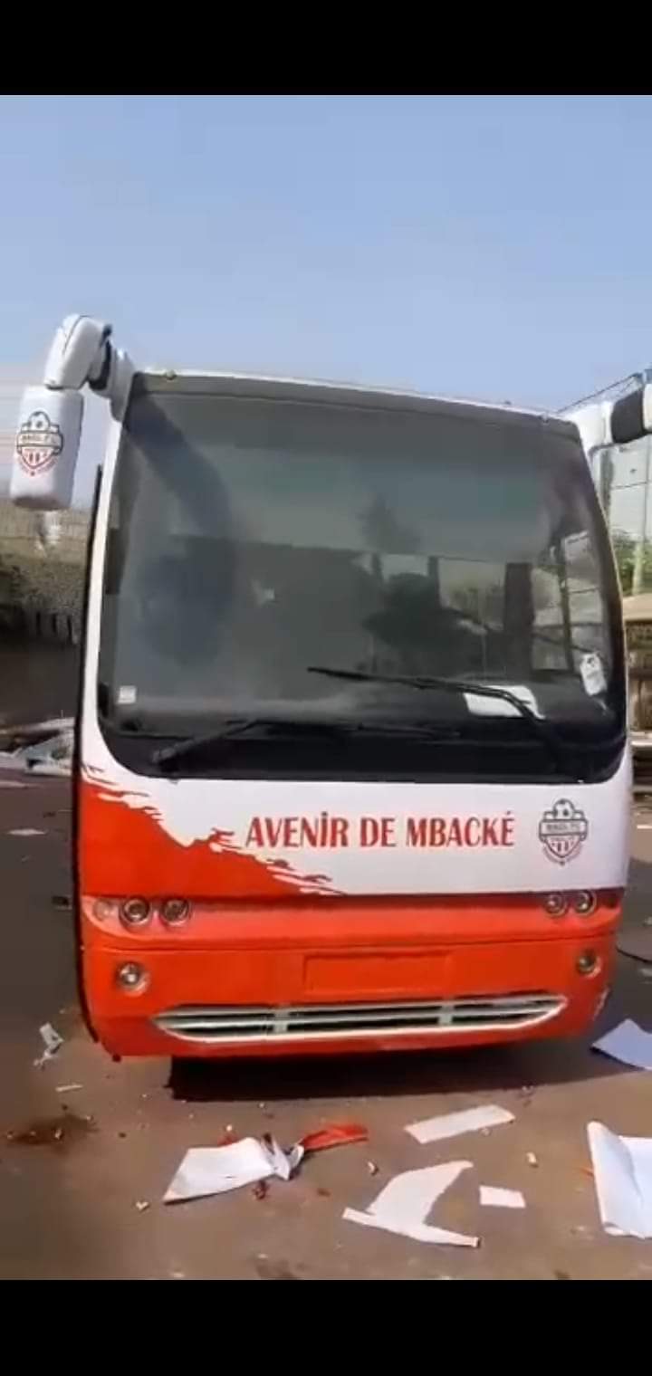 Mamadou Badiane offre un bus à "Avenir de Mbacké" - Xibaaru