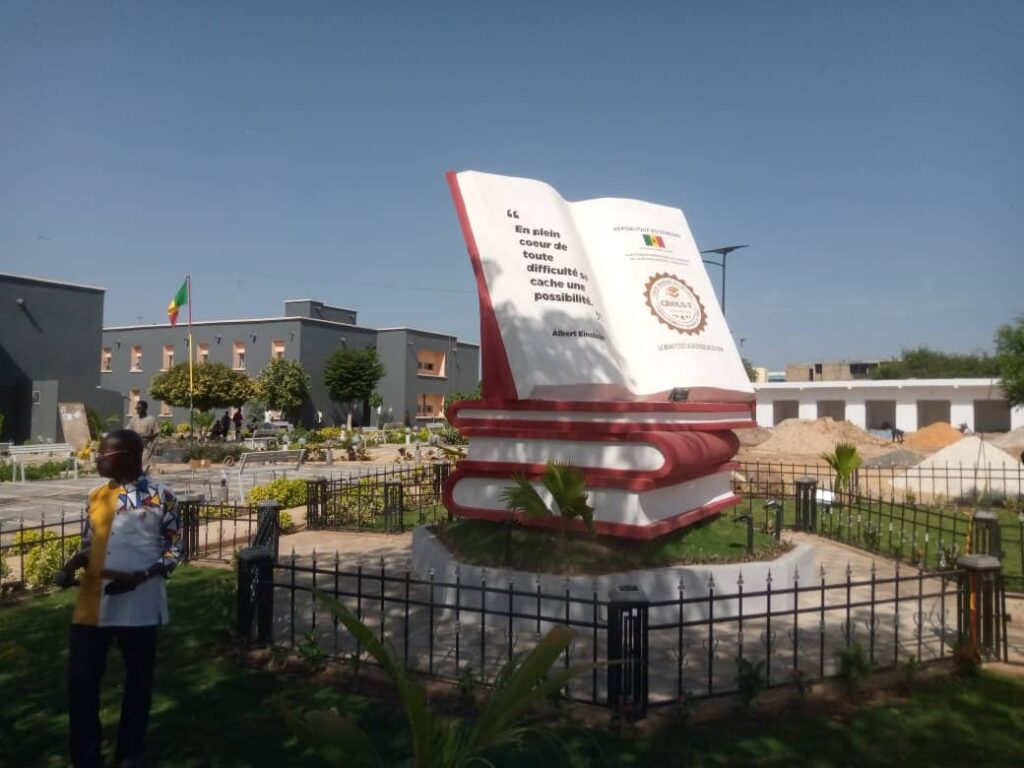 Thiès : L’université Iba Der Thiam fermé ! - Xibaaru