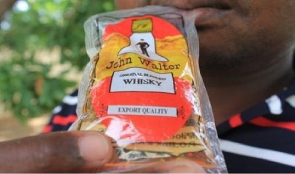 1-ruée vers le whisky en sachet avant son retrait définitif