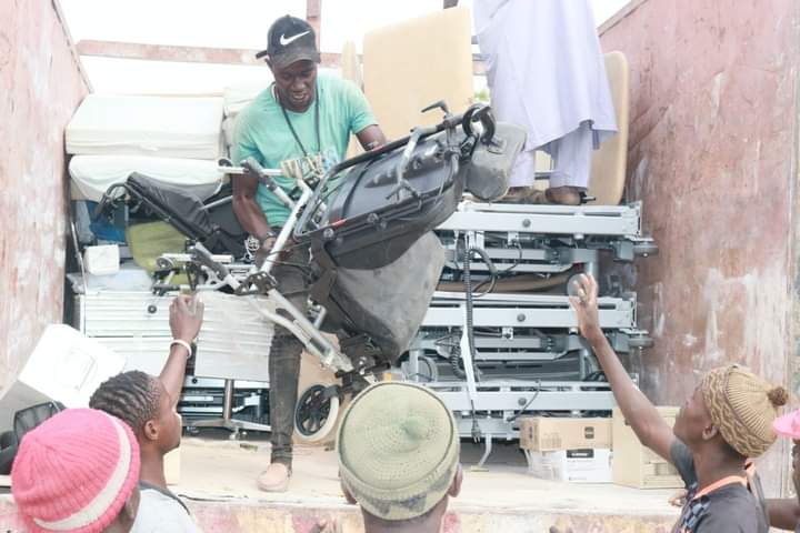 Du football au social...Mamadou Badiane étale ses largesses à Mbacké - Xibaaru