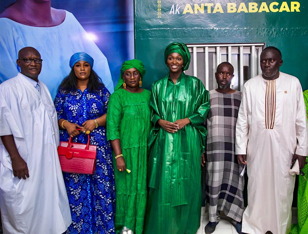 Présidentielle 2024 : Anta Babacar Ngom inaugure sa première permanence ...