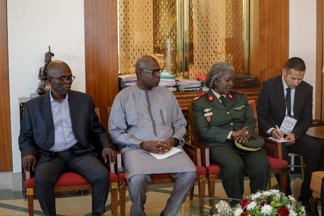 Transplantation Rénale Macky Sall A Reçu Les équipes Médicales Xibaaru