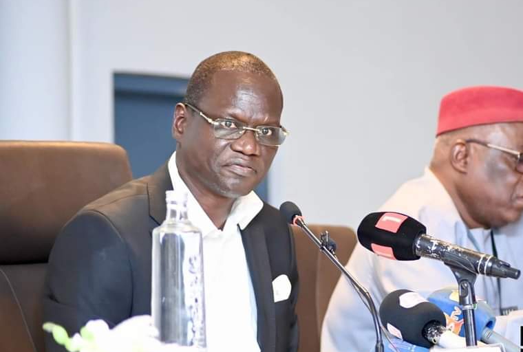 Le MESRI alerte sur une structure privée proposant ses services pour la ...