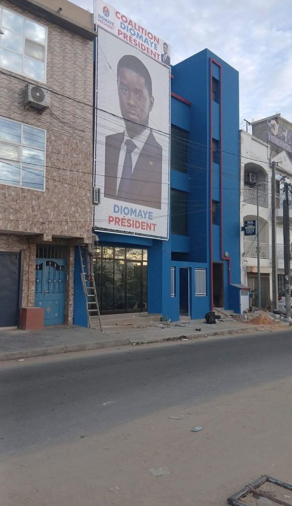 En image la nouvelle permanence de la Coalition Diomaye Président - Xibaaru